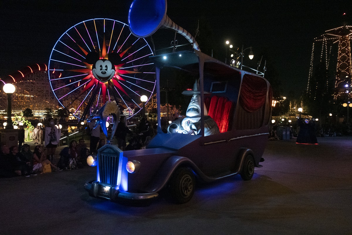 Frightfully Fun Parade | Disney California Adventure